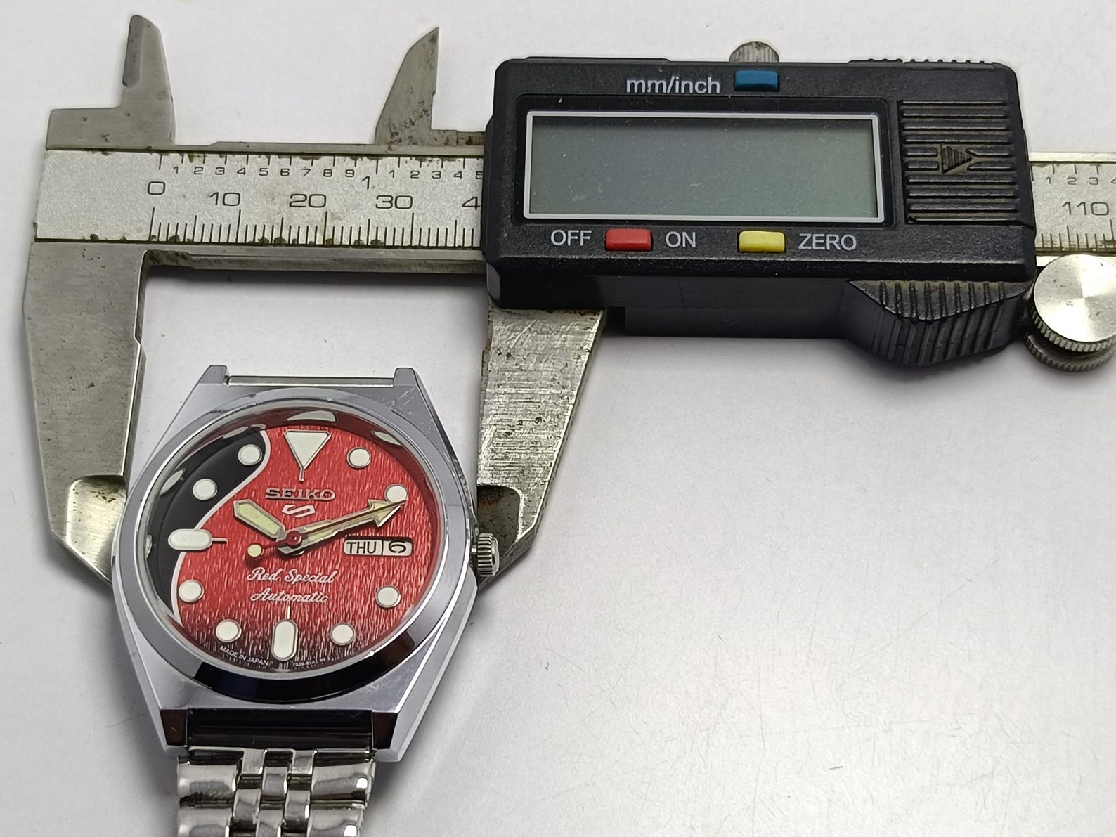 Seiko 5 Limited Edition Red Special Dial Day&date Automatic Transparent ...