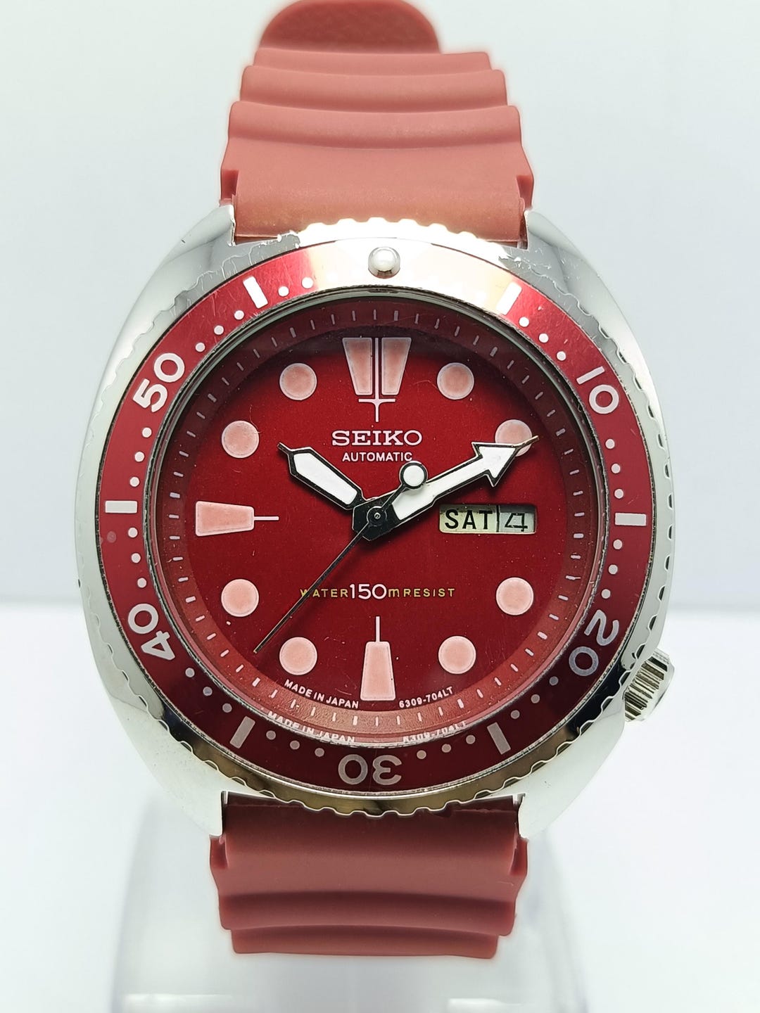 Refurbished Vintage Seiko Turtle Automatic Watch: Red Dial, Luminous ...