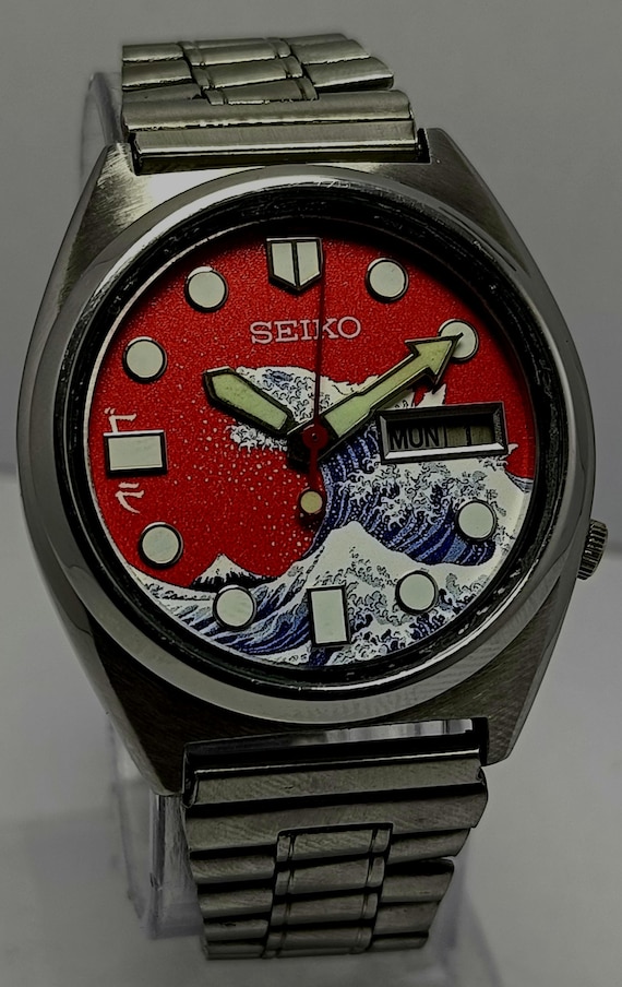 Seiko wave godzilla red - Gem