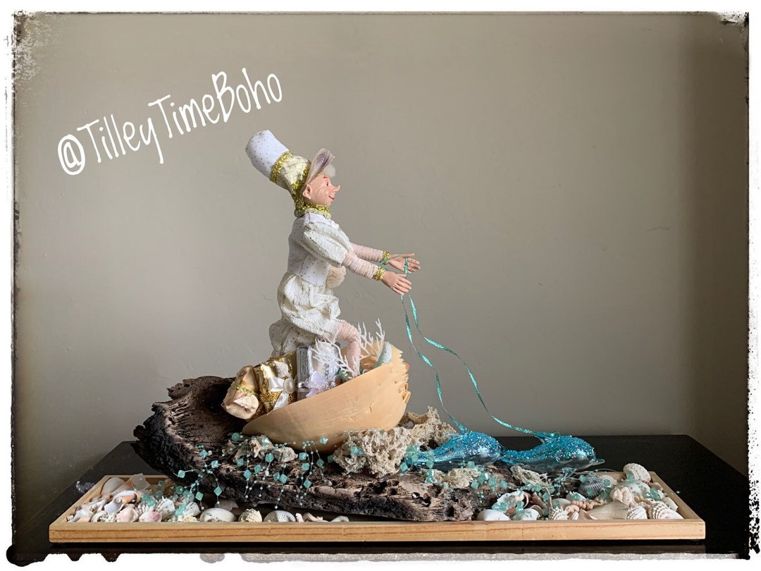 16 Coastal Elf Santas Helper on Driftwood in Dolphin Drawn Seashell ...