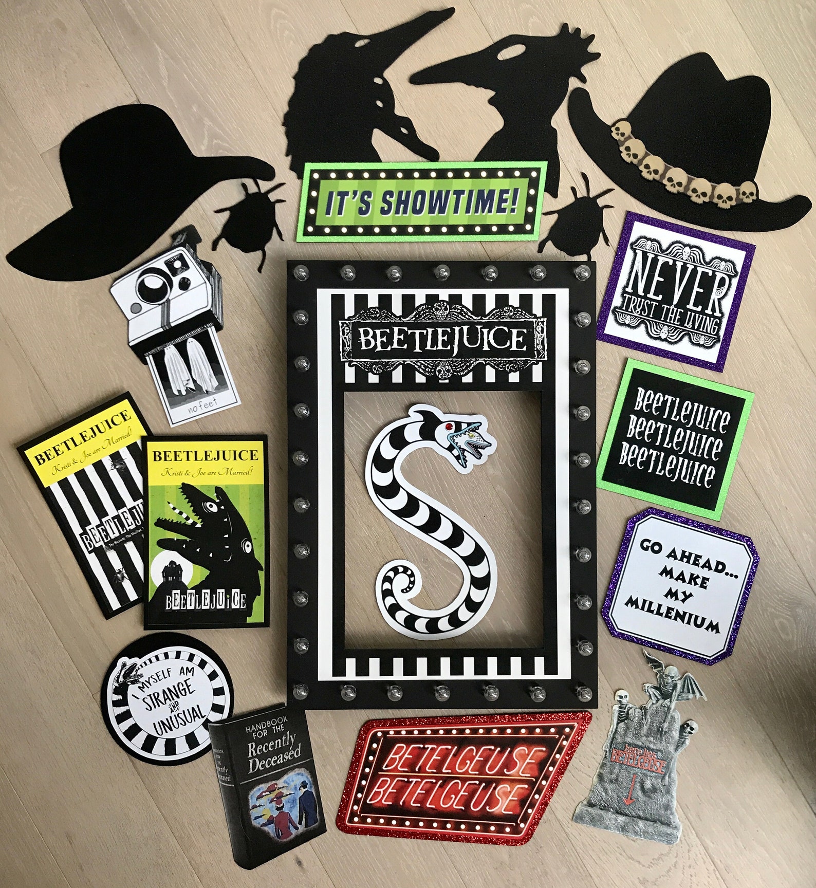BEETLEJUICE 19-pc Marquee Lit PHOTO PROPS Glitter & | Etsy