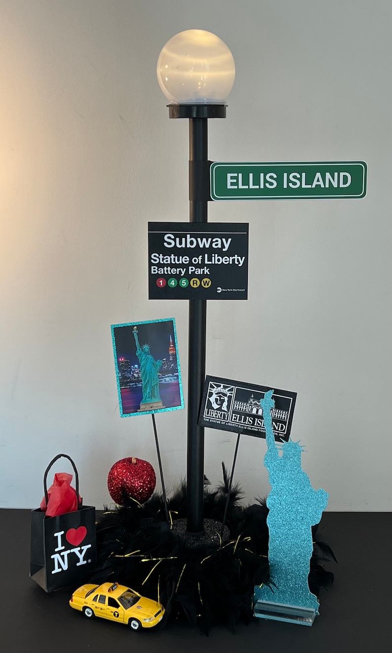 New York City NYC Centerpiece ~ LED Lit Street Sign Lamp Post ...