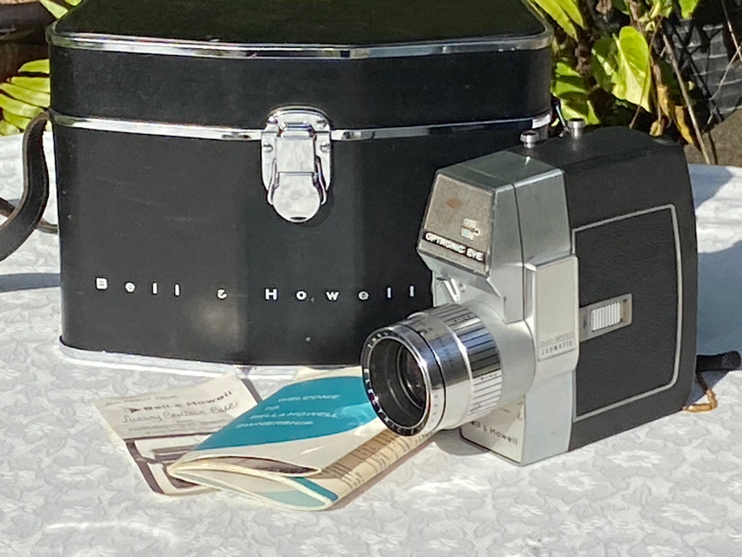 Vintage Bell & Howell 8mm Movie Camera With Original Leather Case ...
