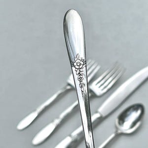 Vintage Fantasy 1941 Silverplate Flatware 16 Piece Service for Four ...