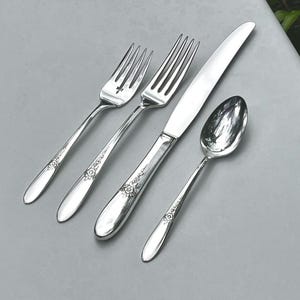 Vintage Fantasy 1941 Silverplate Flatware 16 Piece Service for Four ...