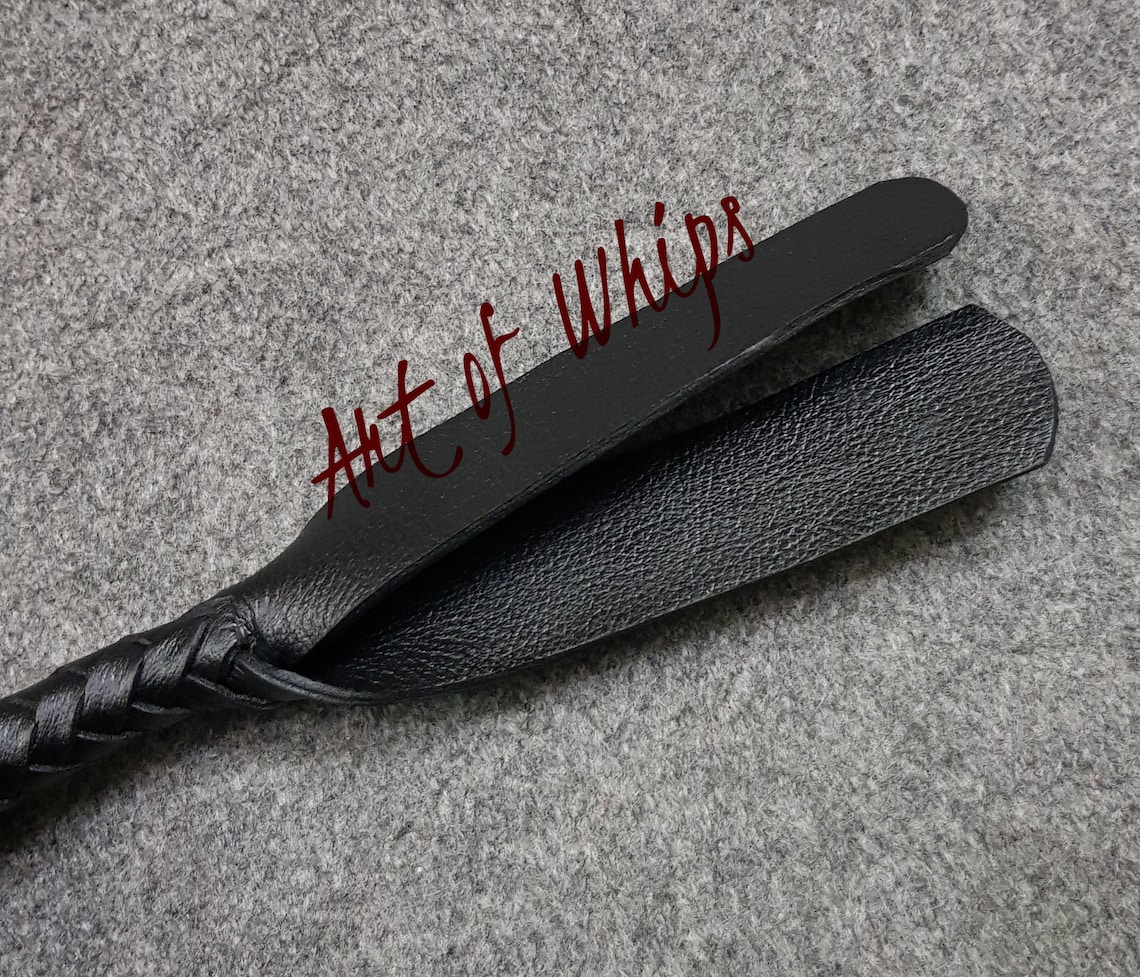Geuine Leather Flogger Bullwhip Wood Handle Two Sting Tails Whip Horse ...