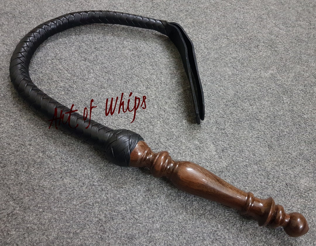 Geuine Leather Flogger Bullwhip Wood Handle Two Sting Tails Whip Horse ...