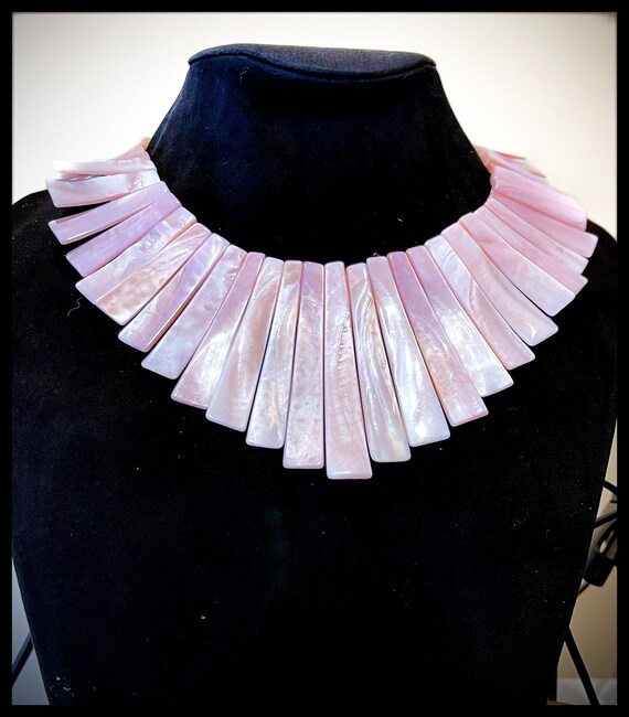 SAJEN Conch Shell Variated Lite Pink Necklace - Gem