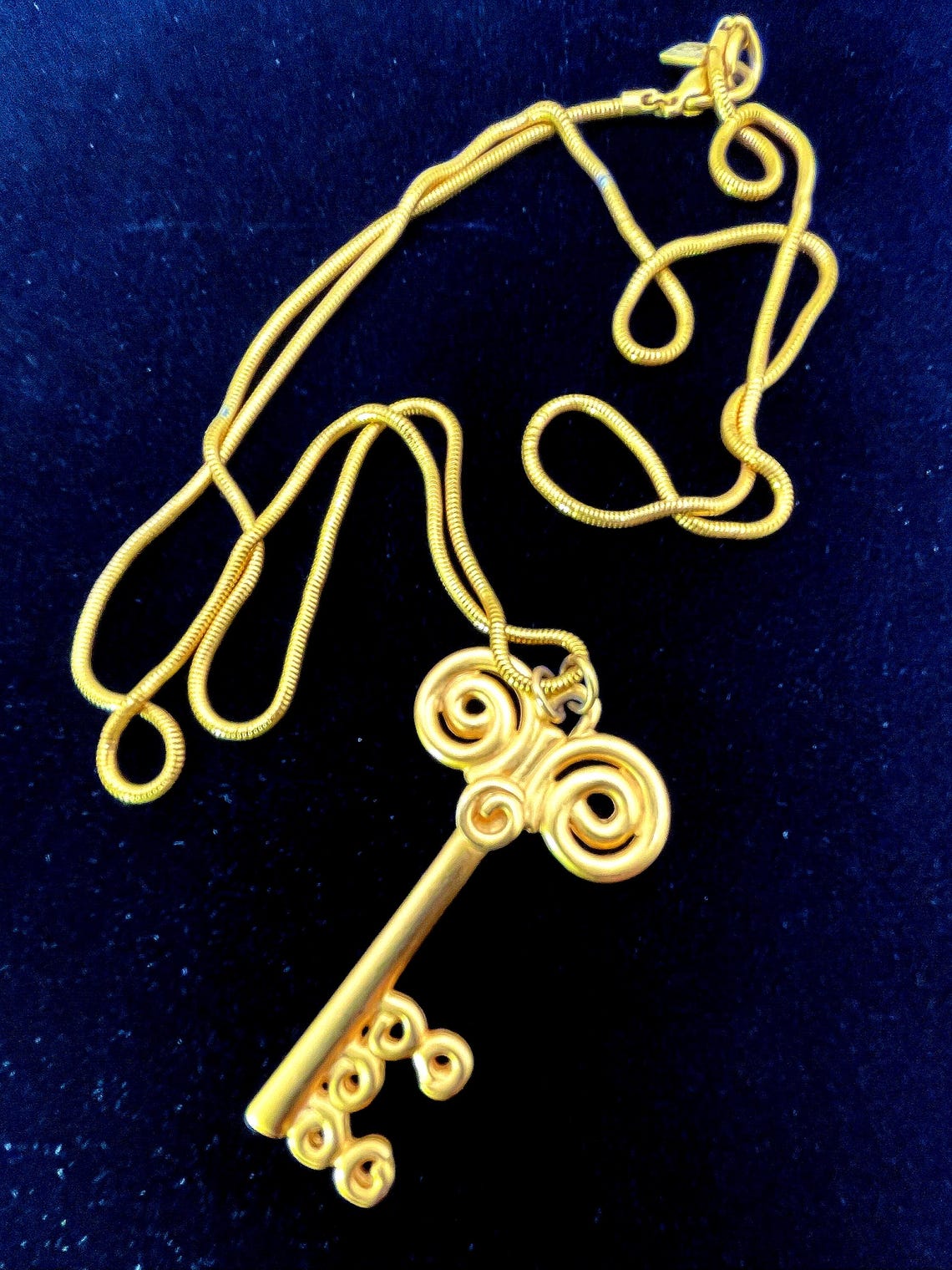 Vintage ANN KLEIN Matte Goldtone Key Snake Chain Necklace - Etsy