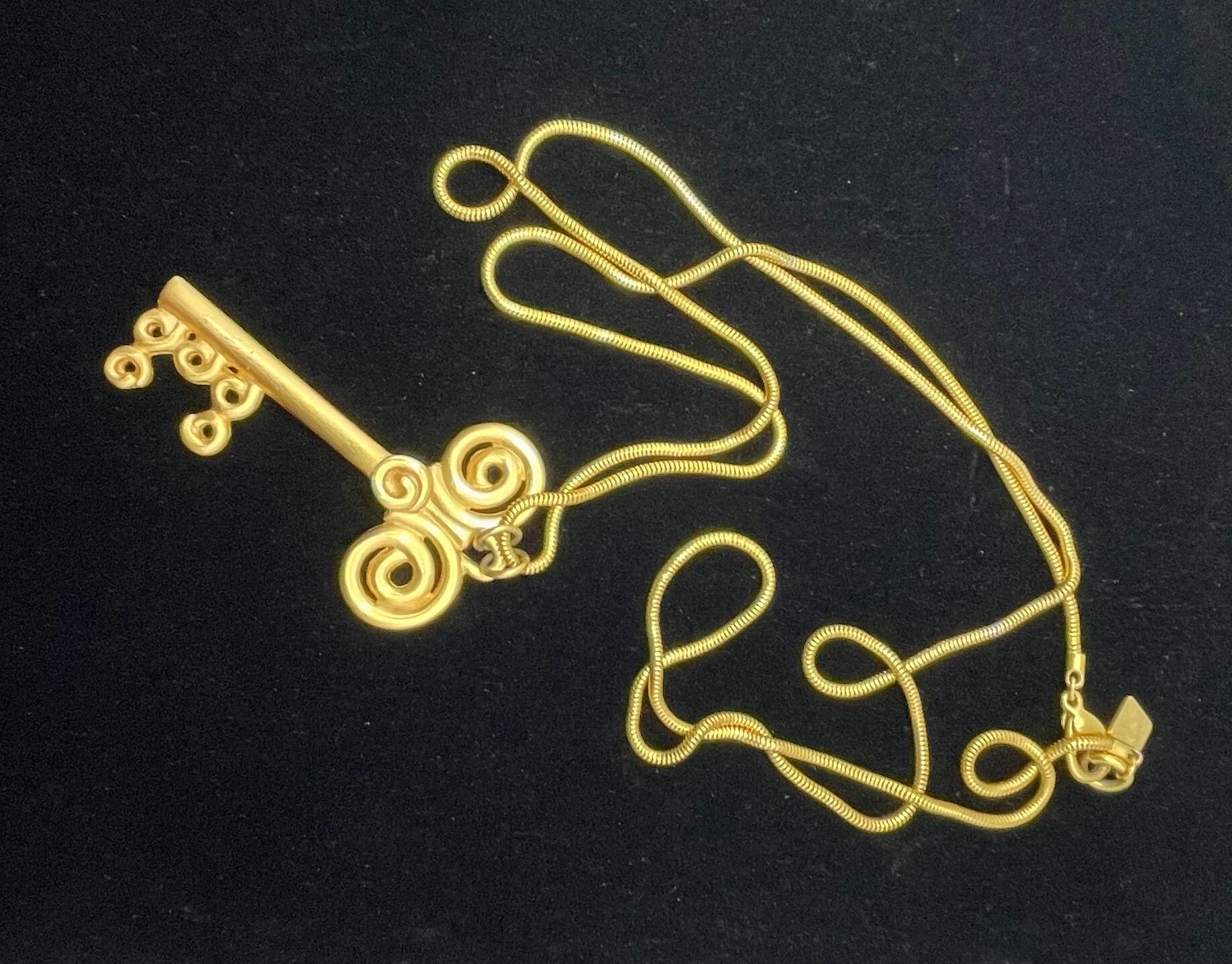 Vintage ANN KLEIN Matte Goldtone Key Snake Chain Necklace - Etsy