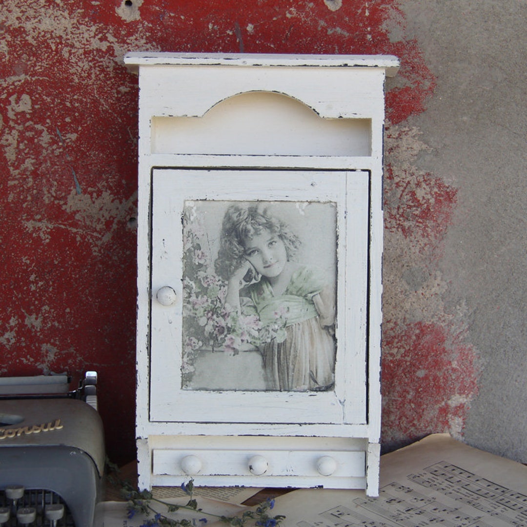 Vintage Key Box With 6 Hooks - Etsy