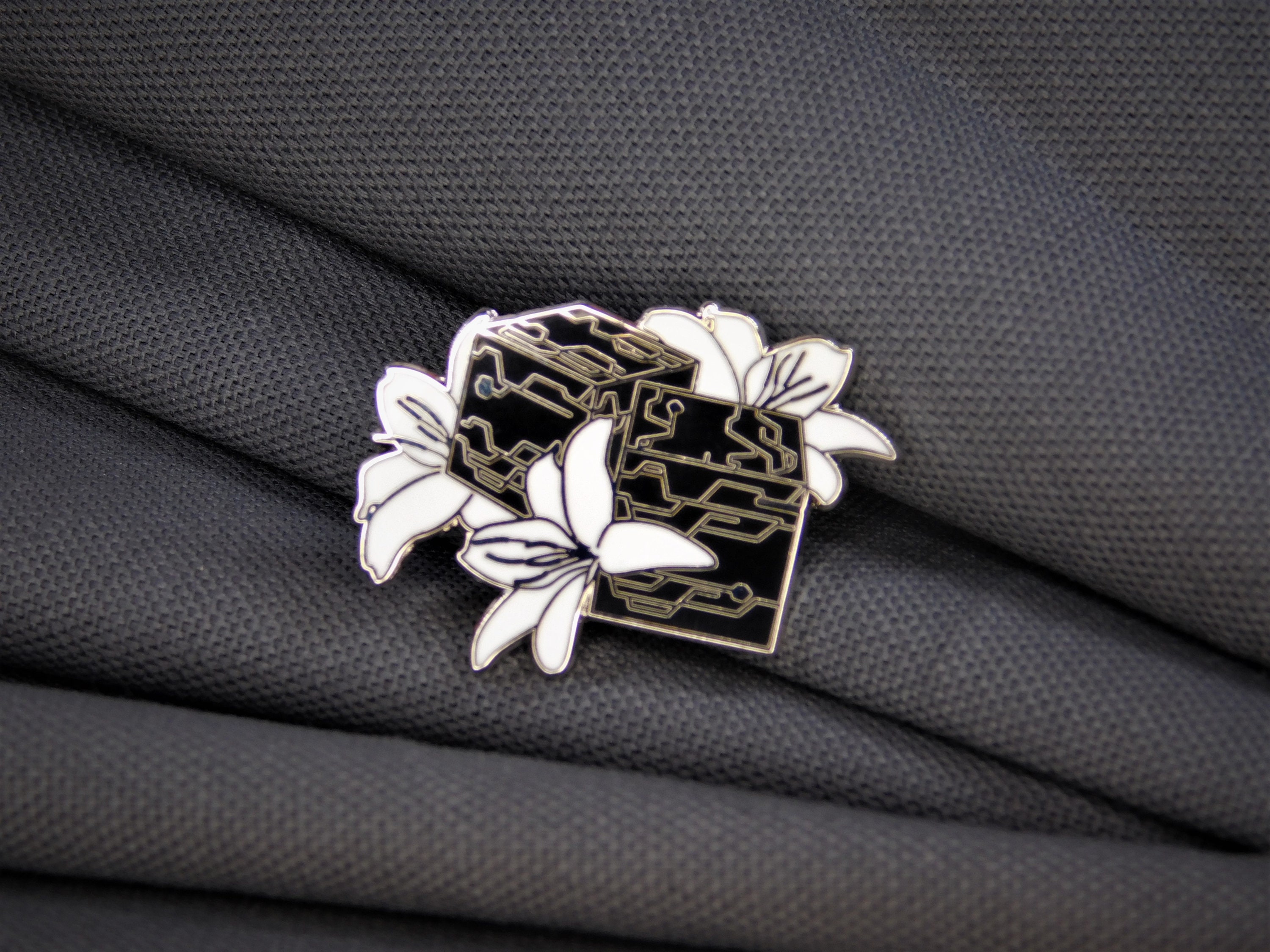 Nier Automata Lilly Box Hard Enamel Pin - Etsy