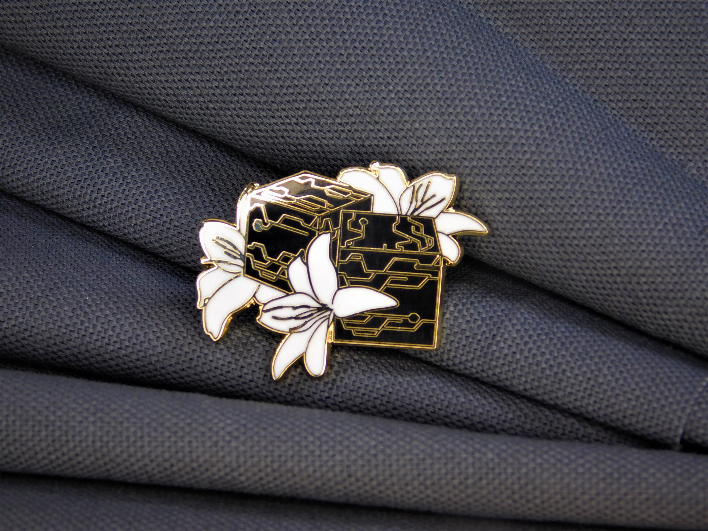 Nier Automata Lilly Box Hard Enamel Pin - Etsy