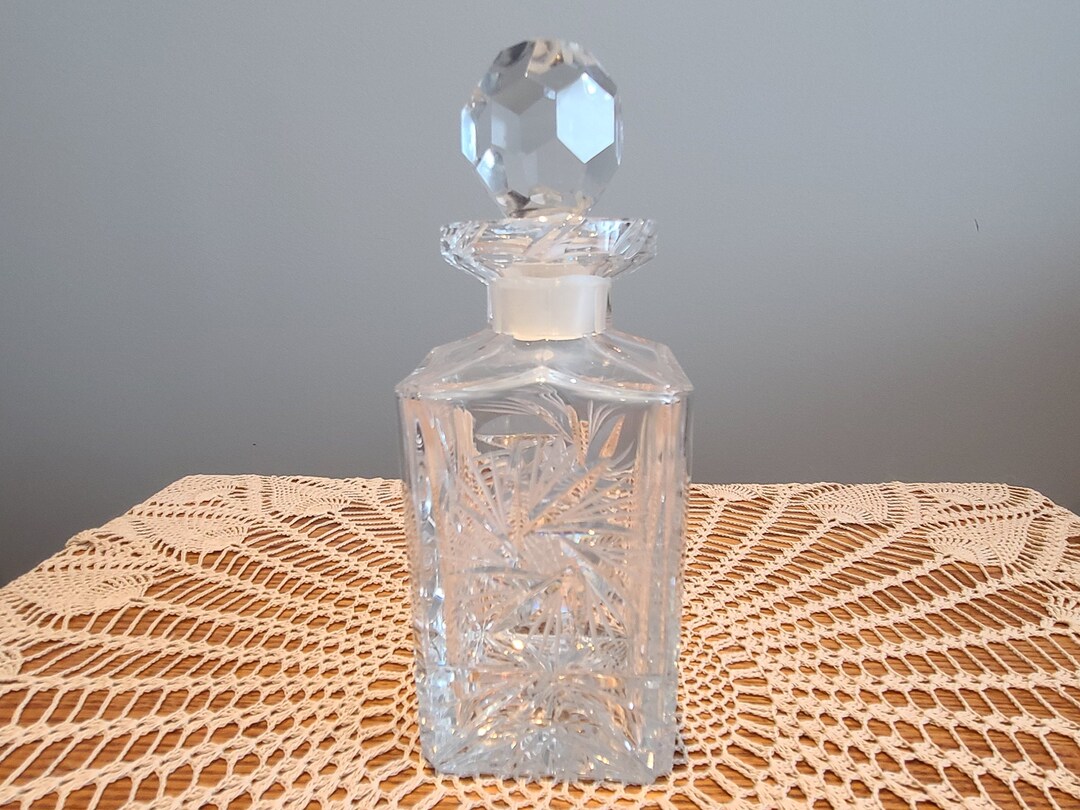 Crystal Liquor Decanter Cut Glass Star & Fan Patterns Starburst Base ...
