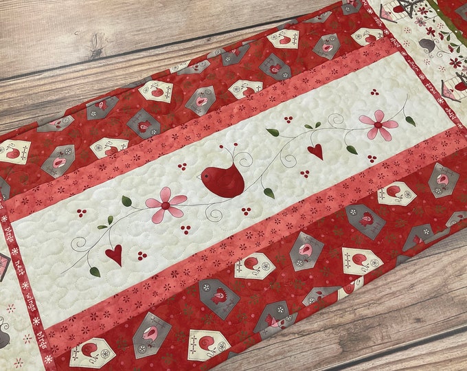 Birdhouse and Garden Quilted Table Runner With "birds of a Feather" Red Large Birdhouse Toss ...