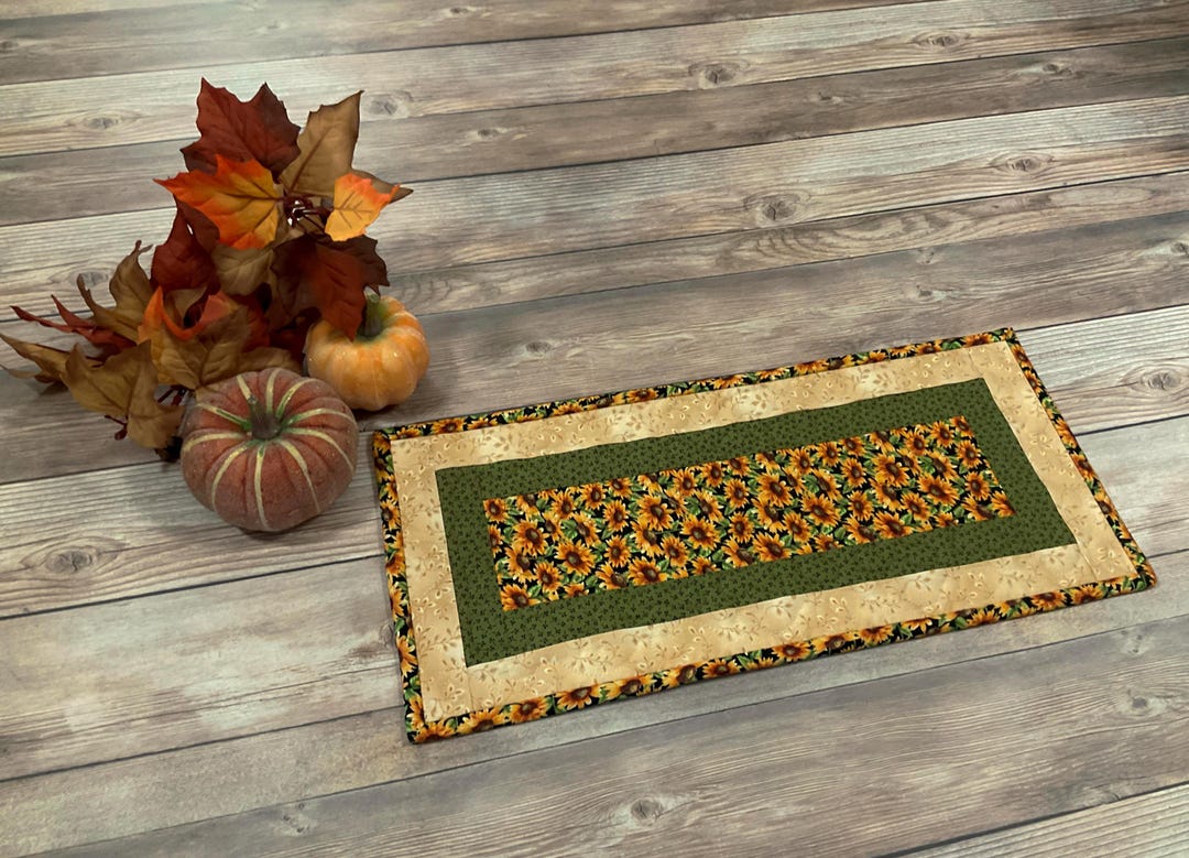 Quilted Fall Themed Mini Runner / Tank Topper, 17" X 8" - Etsy