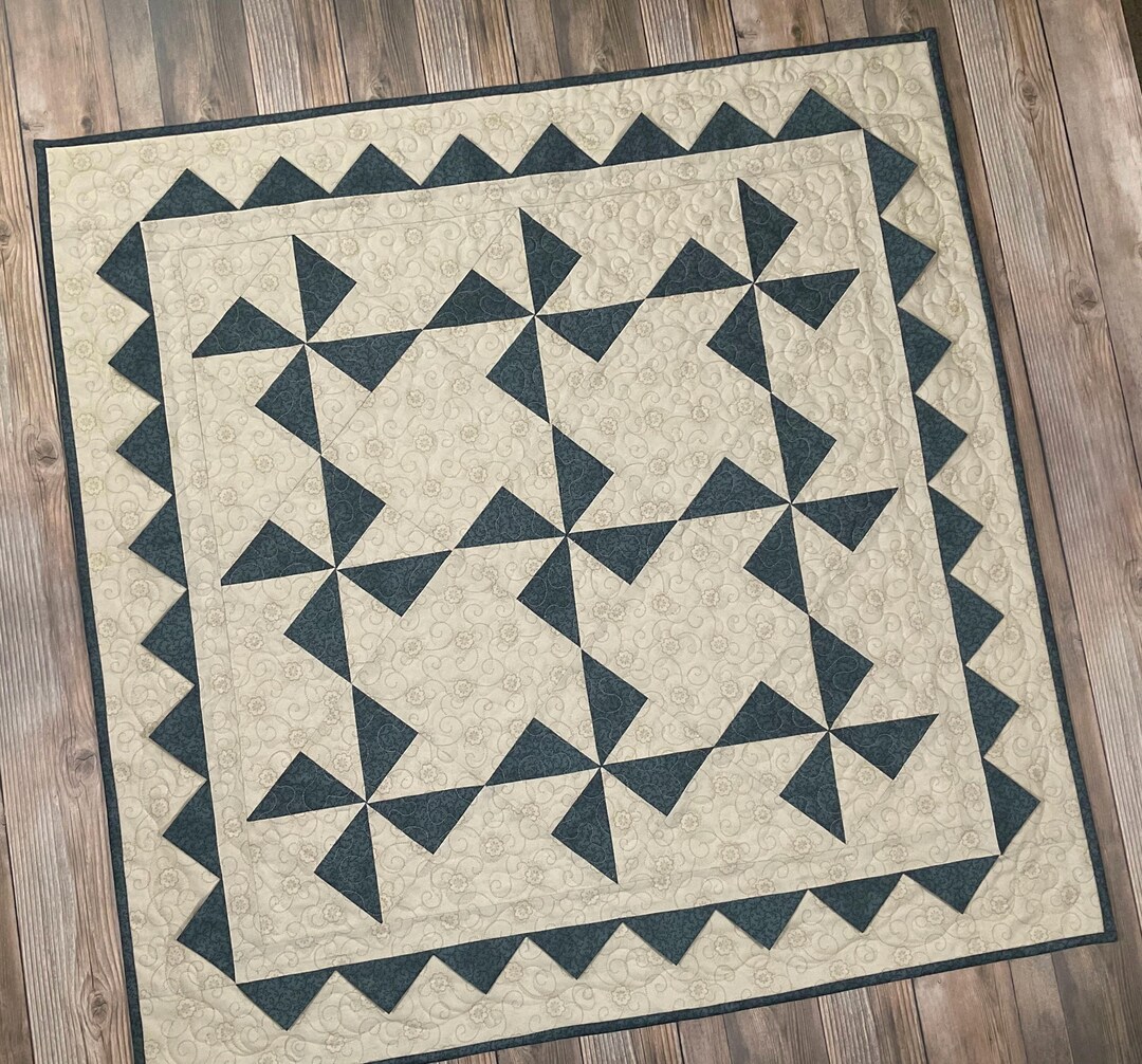 Quilted Pinwheel Design Table Topper / Wallhanging With Prairie Point ...