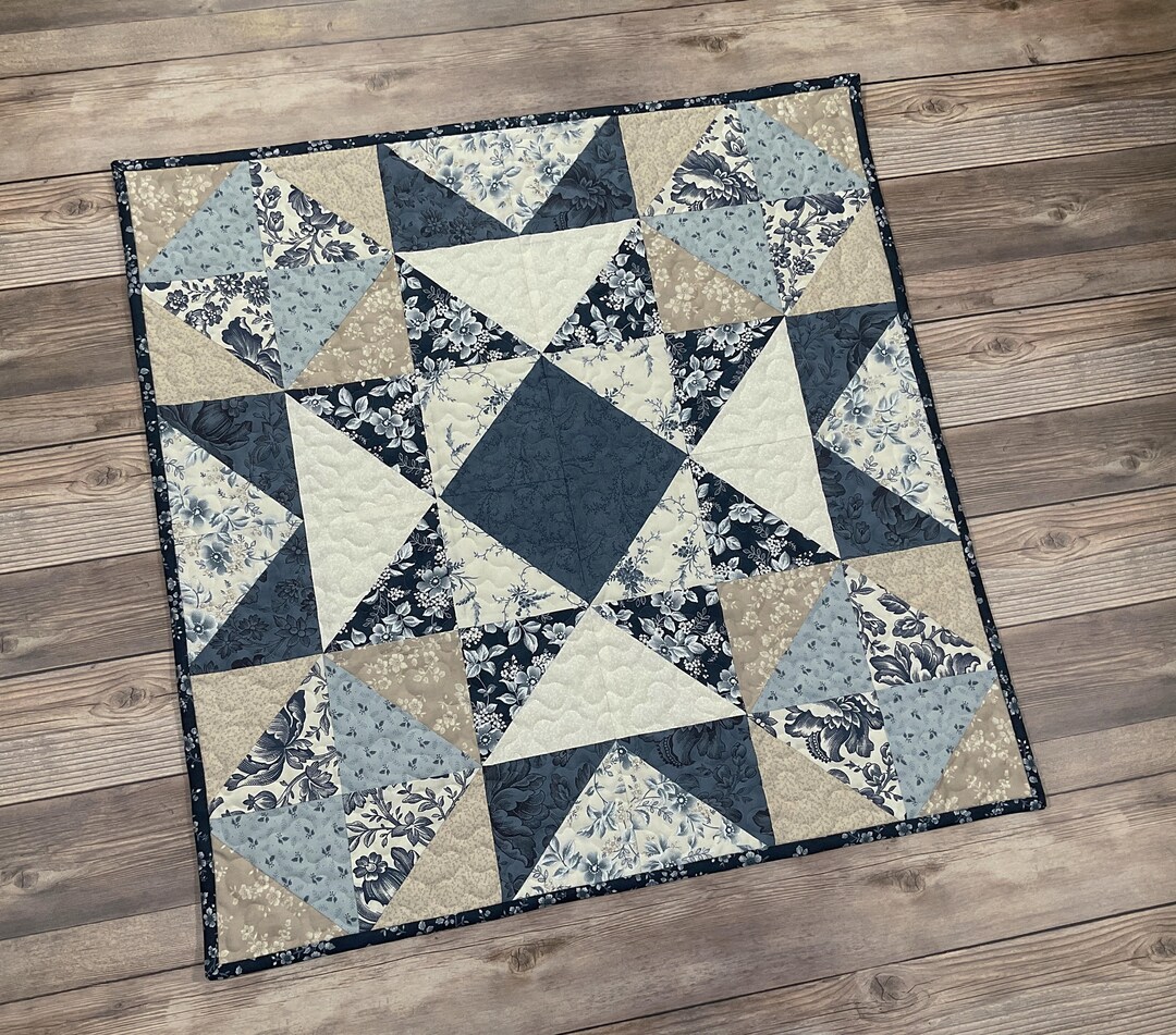 Expanding Star Quilted Table Topper / Wallhanging, 24 Square - Etsy