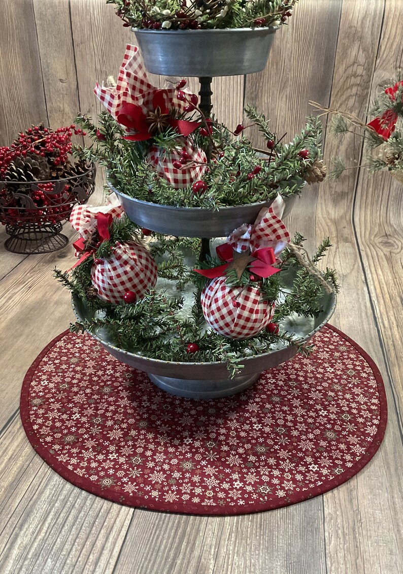 Circular Quilted Reversible Table Topper Centerpiece - Etsy