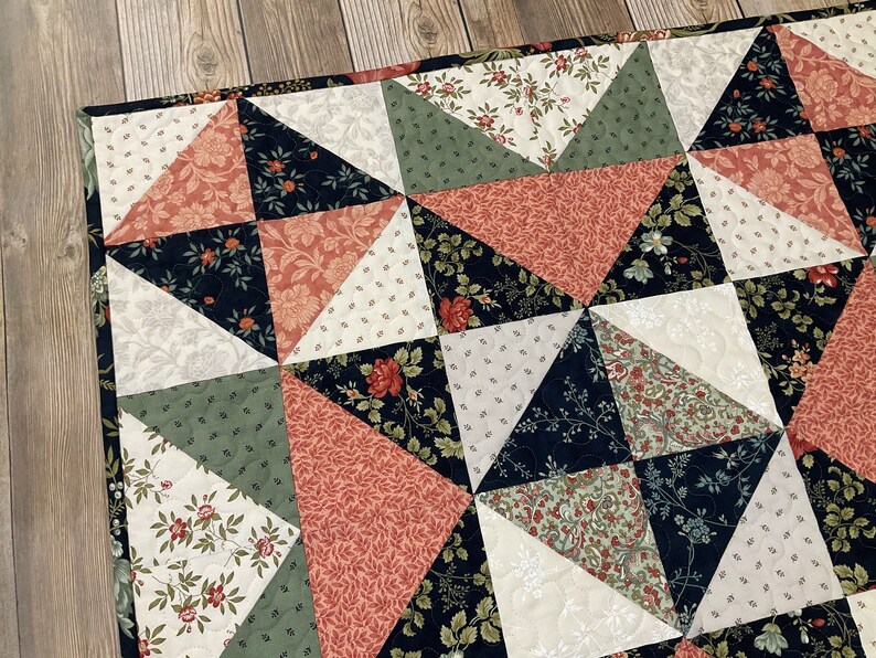 Expanding Star Rendezvous Quilted Table Topper / Wallhanging - Etsy