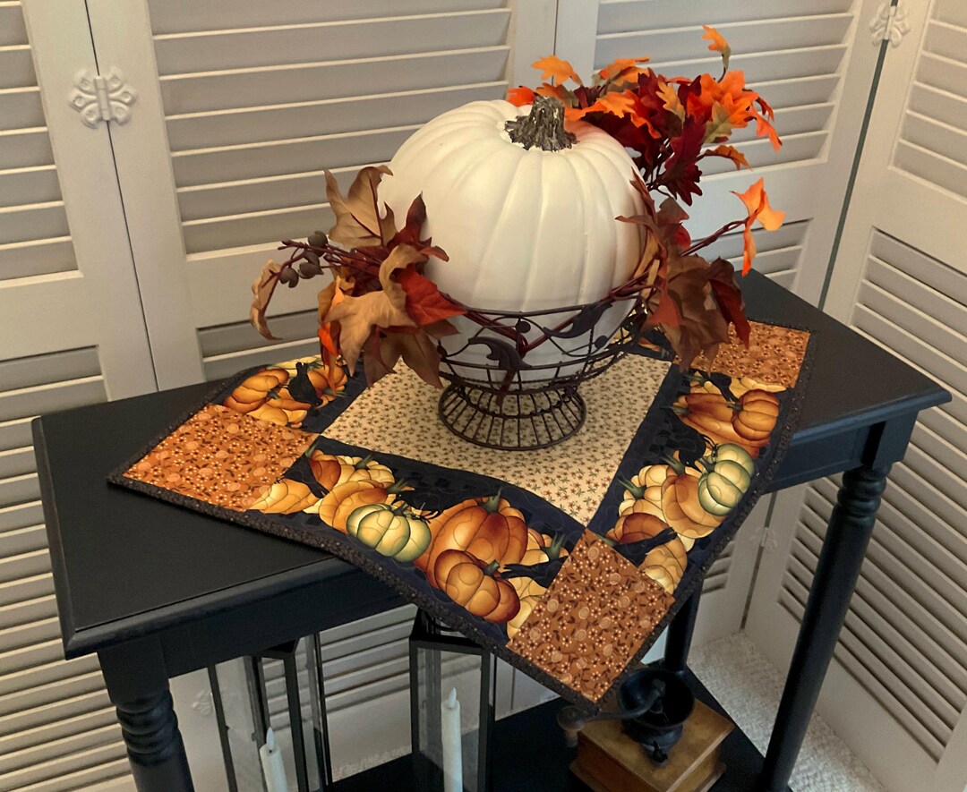 Quilted Cavalier Crows and Pumpkins Table Topper, 20" Square - Etsy