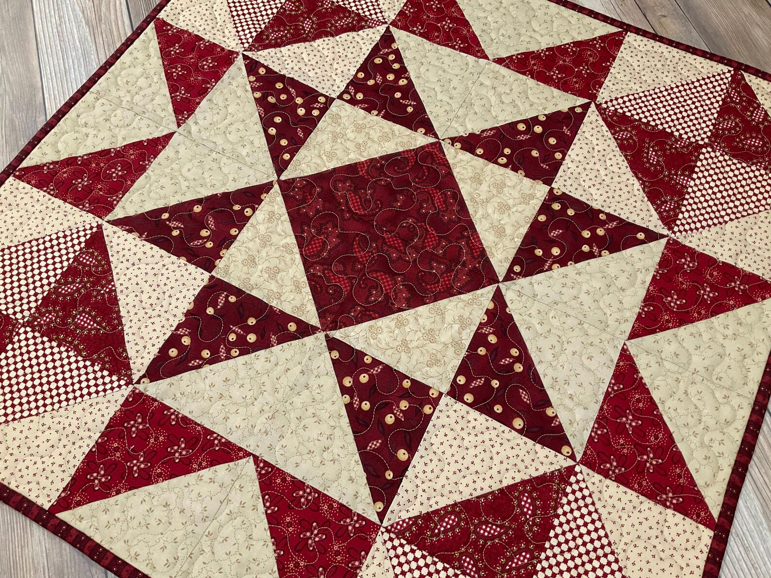 Quilted Expanding Star "garnets and Ginghams" Table Topper ...