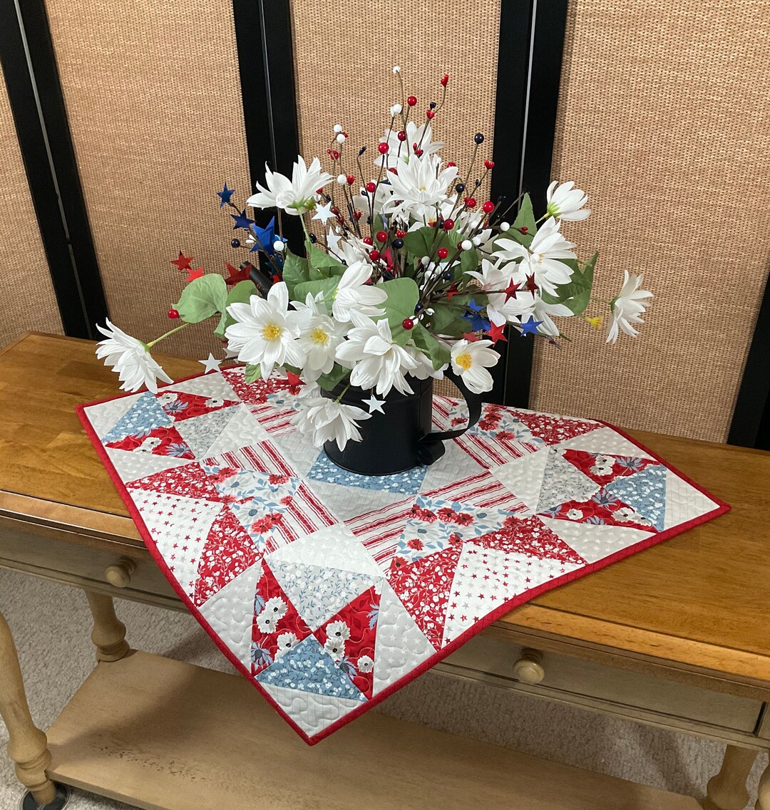 Quilted Lella Boutique 'old Glory' Expanding Star Table Topper ...