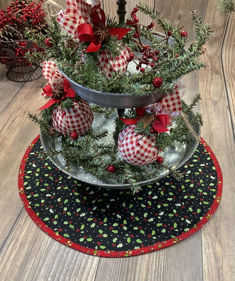 Circular Quilted Reversible Table Topper Centerpiece - Etsy