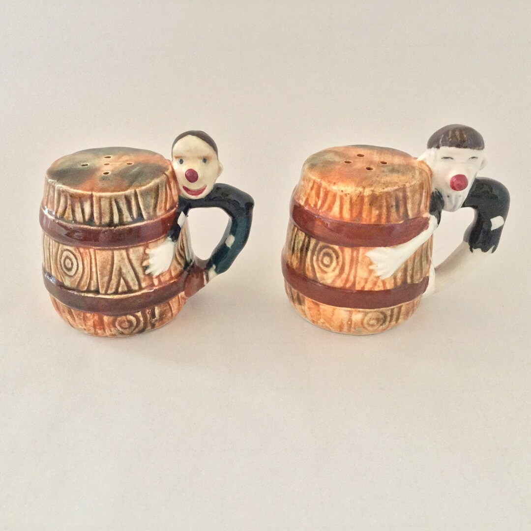 Drunkards Hugging Liquor Barrels Shaker Set - Etsy