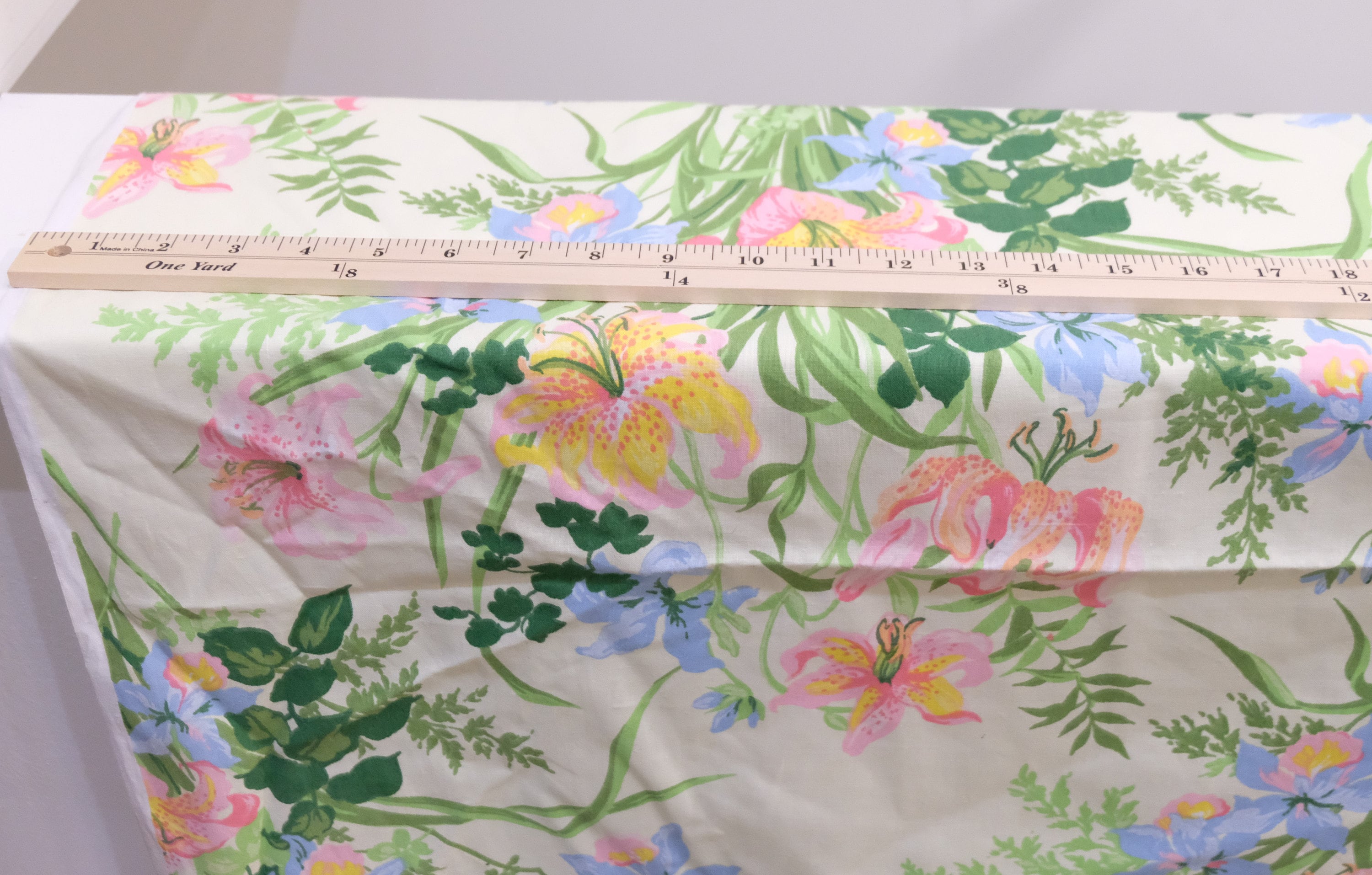 1980's Vintage Large Floral Upholstery Cotton Fabric Directional Print ...