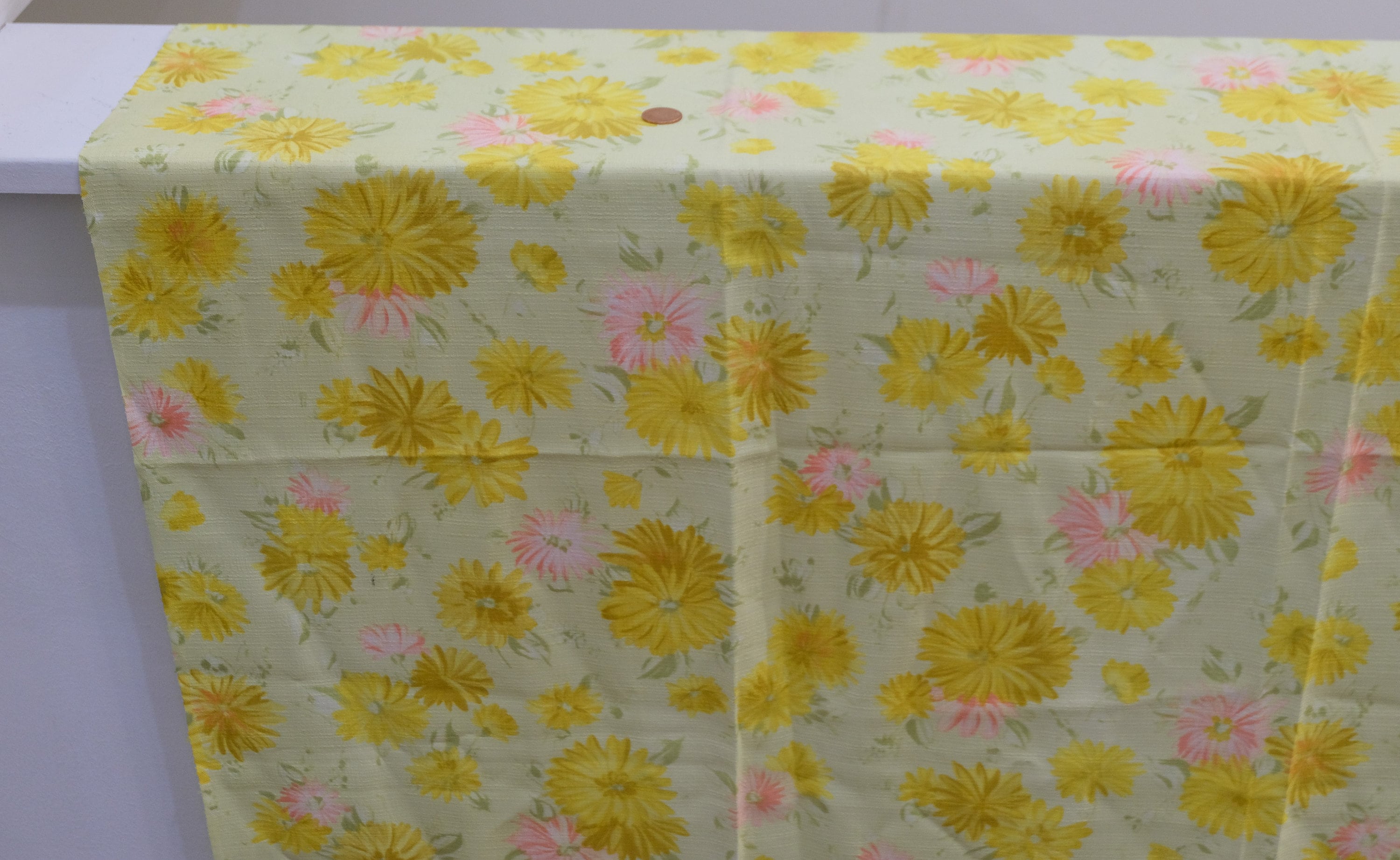 1960's Vintage Pale Yellow Pastel Daisy Print in Light Tones of Mustard ...