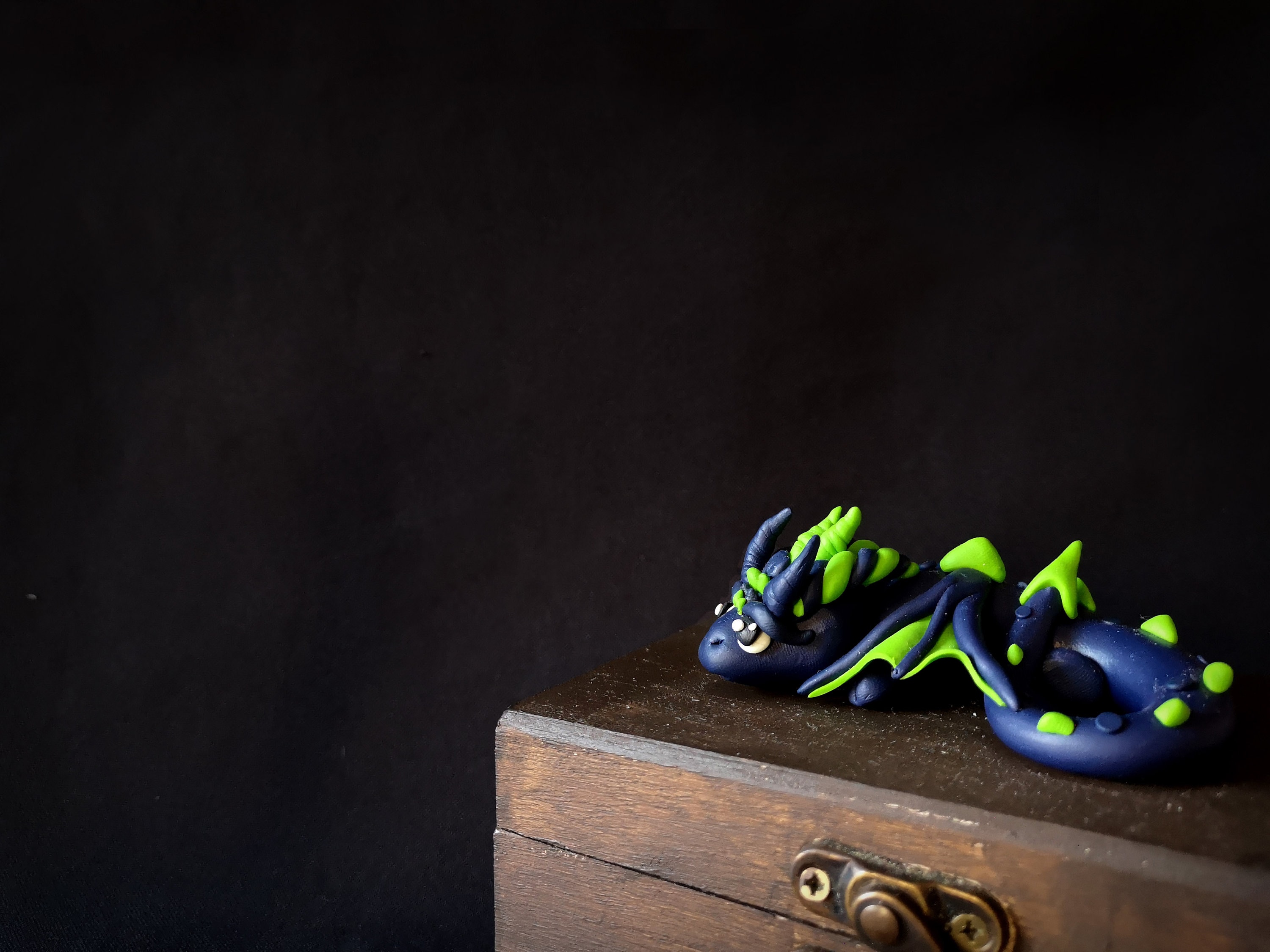 Dragon Chest Dragon Box Miniature Dragon on a Box Dice Box - Etsy