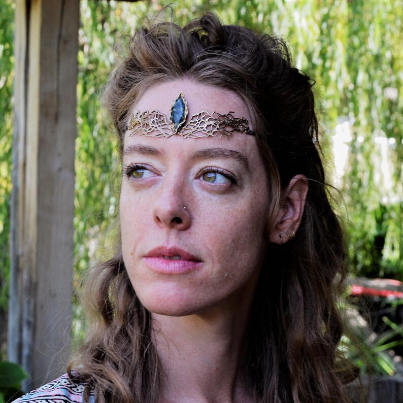 Green Cola Gemstone Bridal Forehead Jewelry, Brass Chakra Crown ...