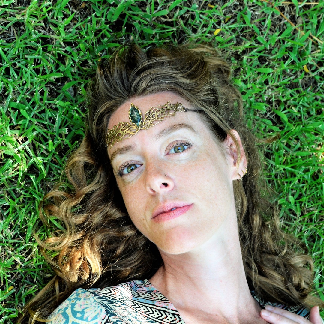 Green Cola Gemstone Bridal Forehead Jewelry, Brass Chakra Crown ...