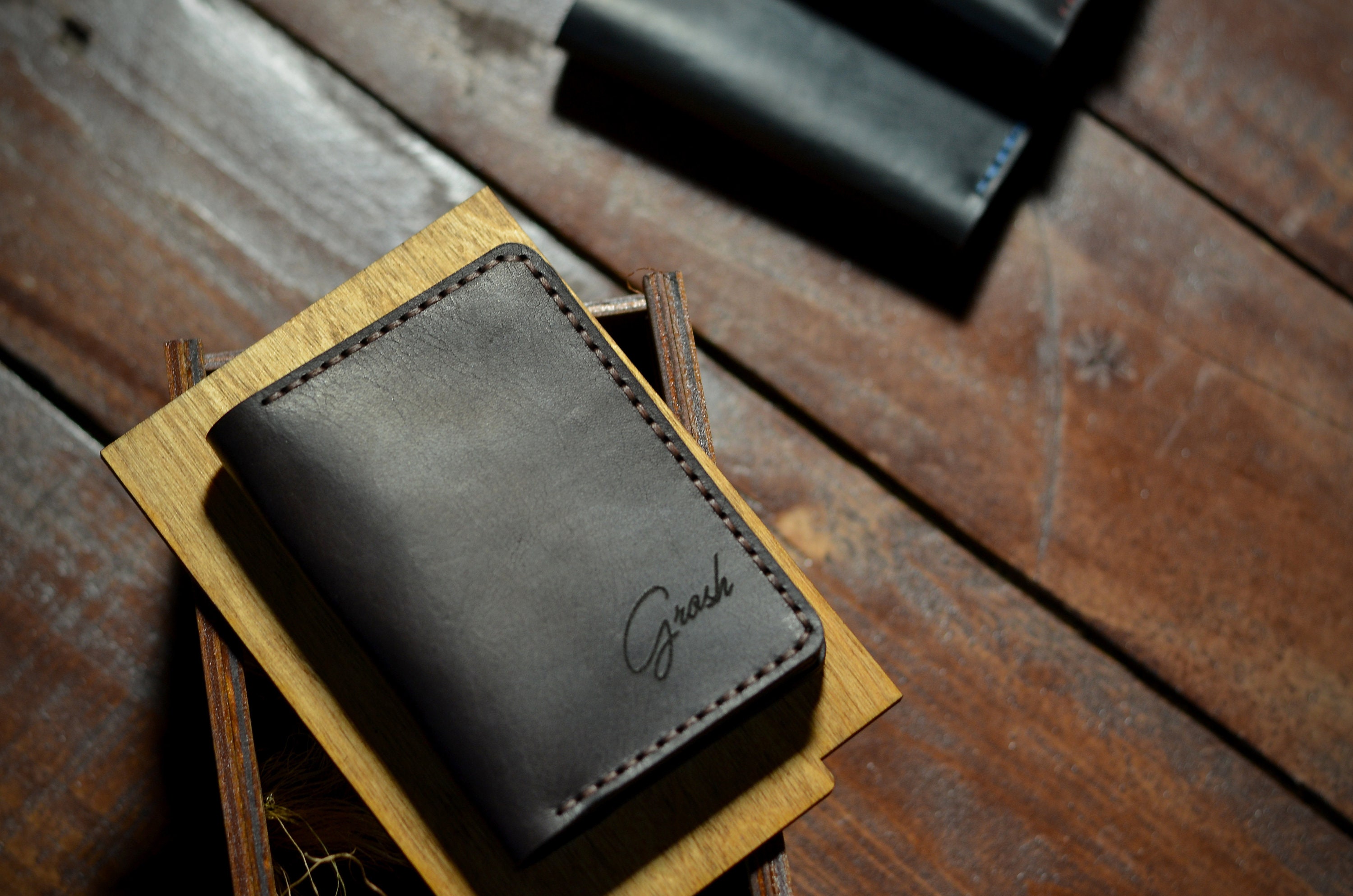 Minimalist slim leather wallet for men Personalized front | Etsy