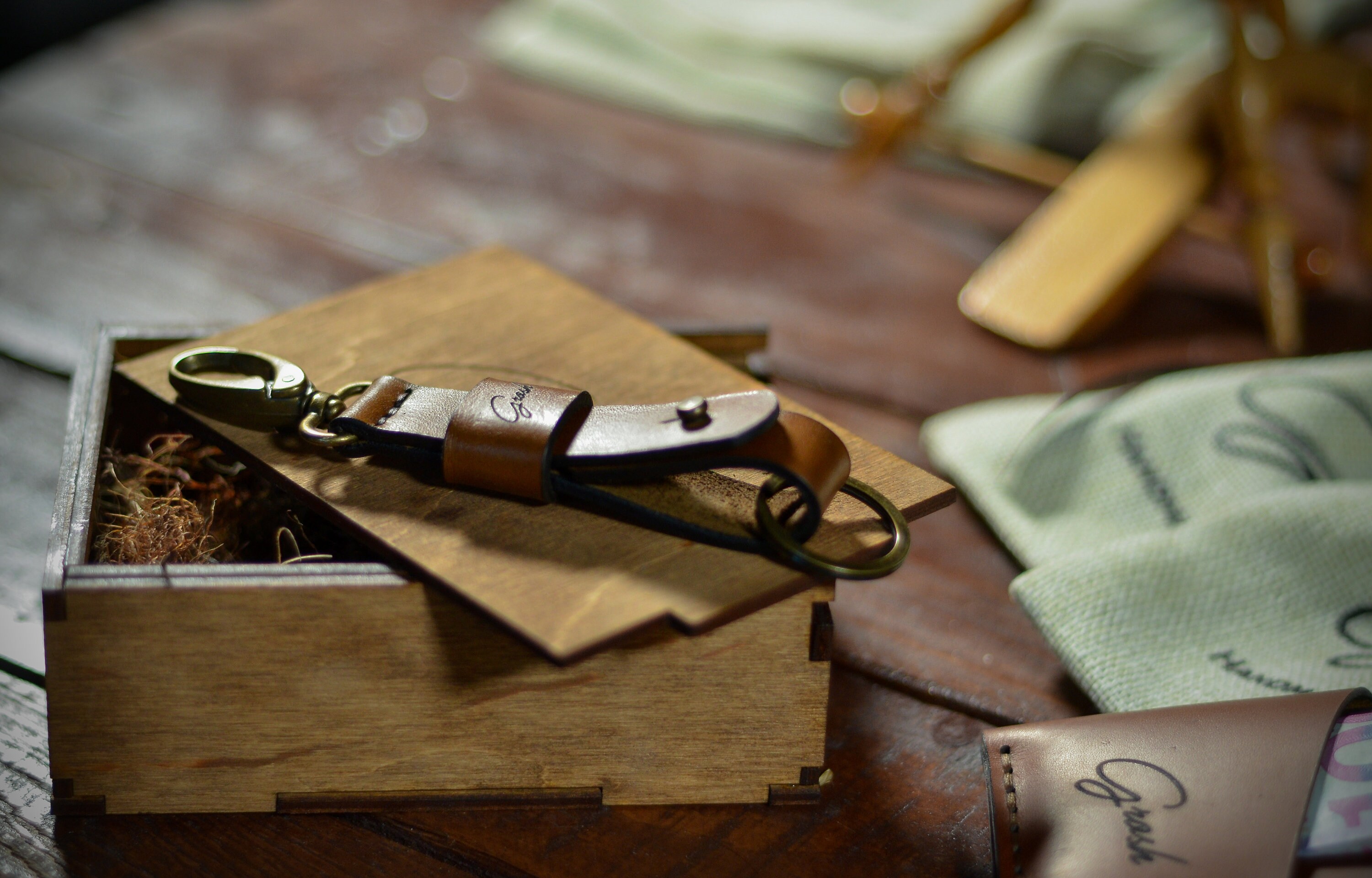 Handmade Leather Key Fob, Personalized Monogram Keychain - Etsy