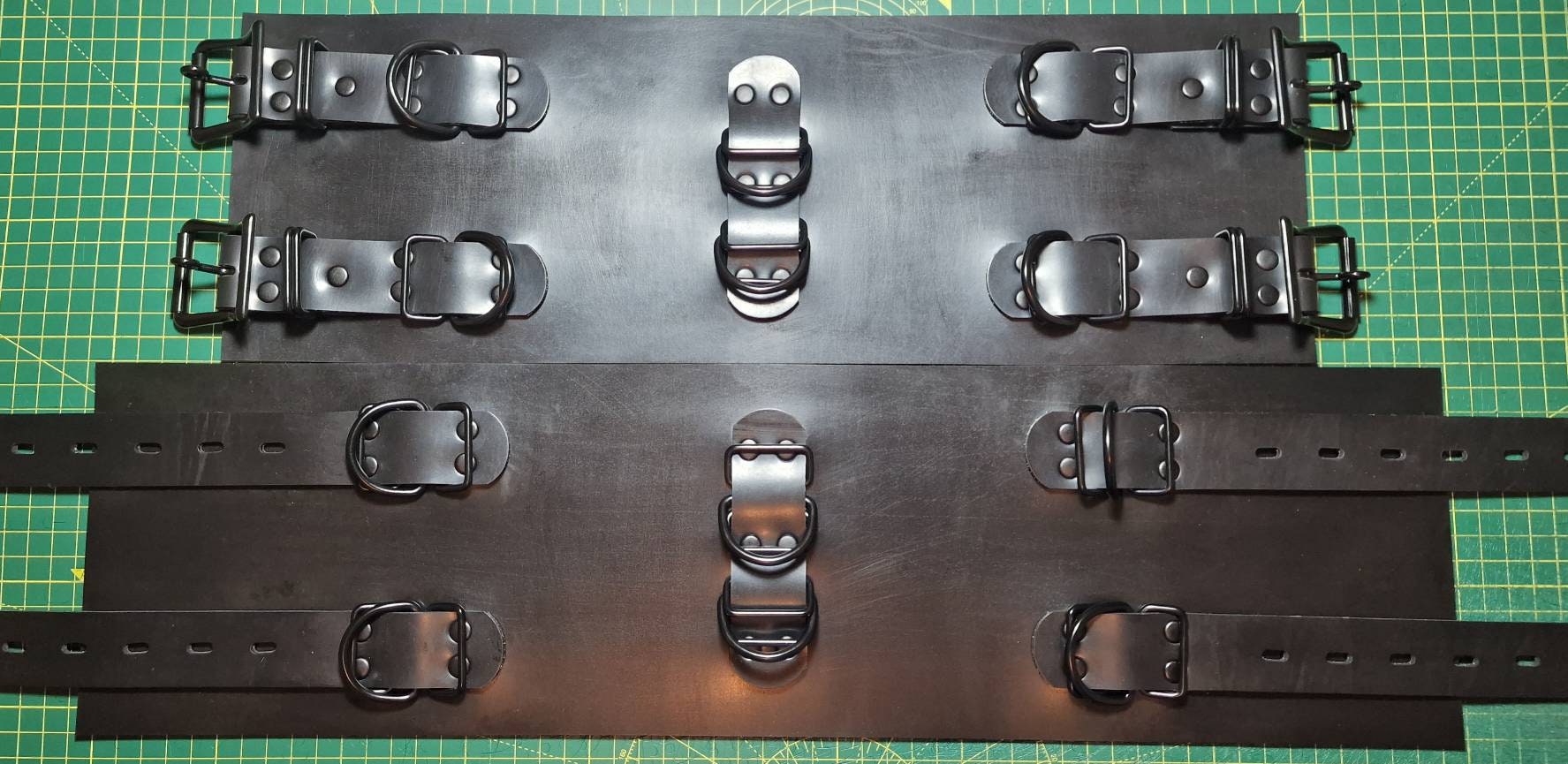 BLACK EDITION Heavy Rubber Bondage Mega Set locking Wrist Cuffs Ankle ...