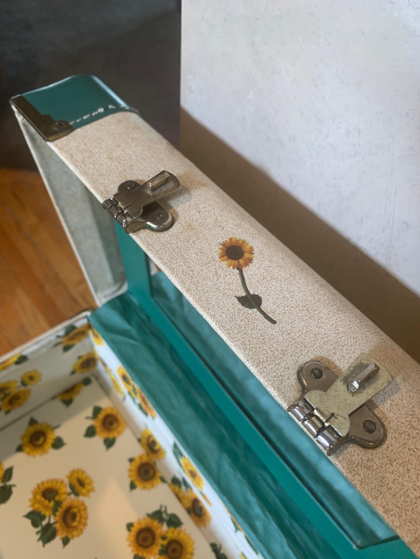 Upcycled Vintage 1960s Globester Train Travel Cosmetic Case Summer ...