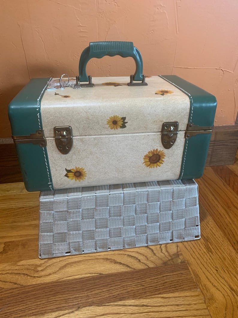 Upcycled Vintage 1960s Globester Train Travel Cosmetic Case Summer ...