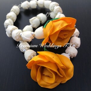 10ct Hand Gajra, Flower Gajra, Jewelry, Wedding, Pithi Bangles, Mehndi ...