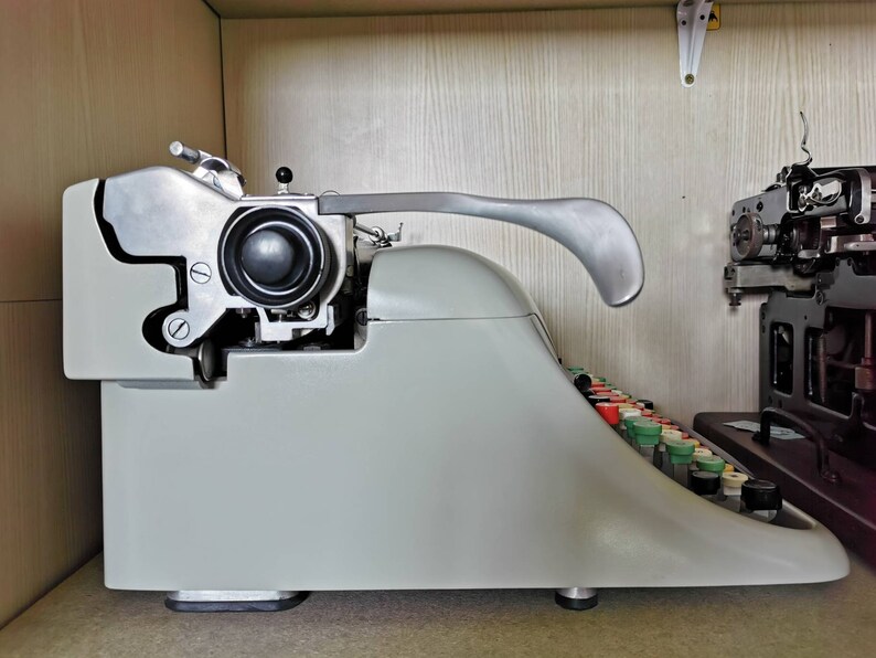 Olivetti Lexikon 80 Typewriter, Special Edition for Typist. Mint ...