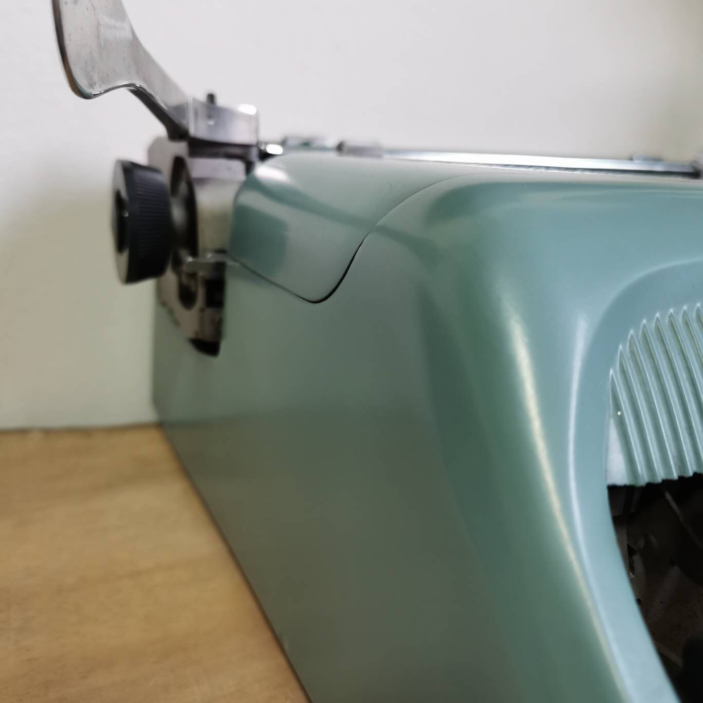 OLIVETTI STUDIO 44 Original Light Blue in Perfect Working - Etsy