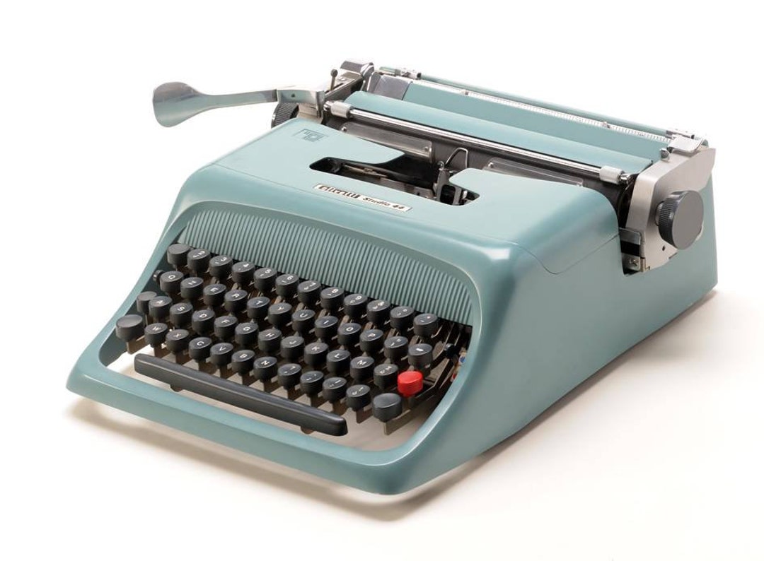 OLIVETTI STUDIO 44 Original Light Blue in Perfect Working Order Mint ...