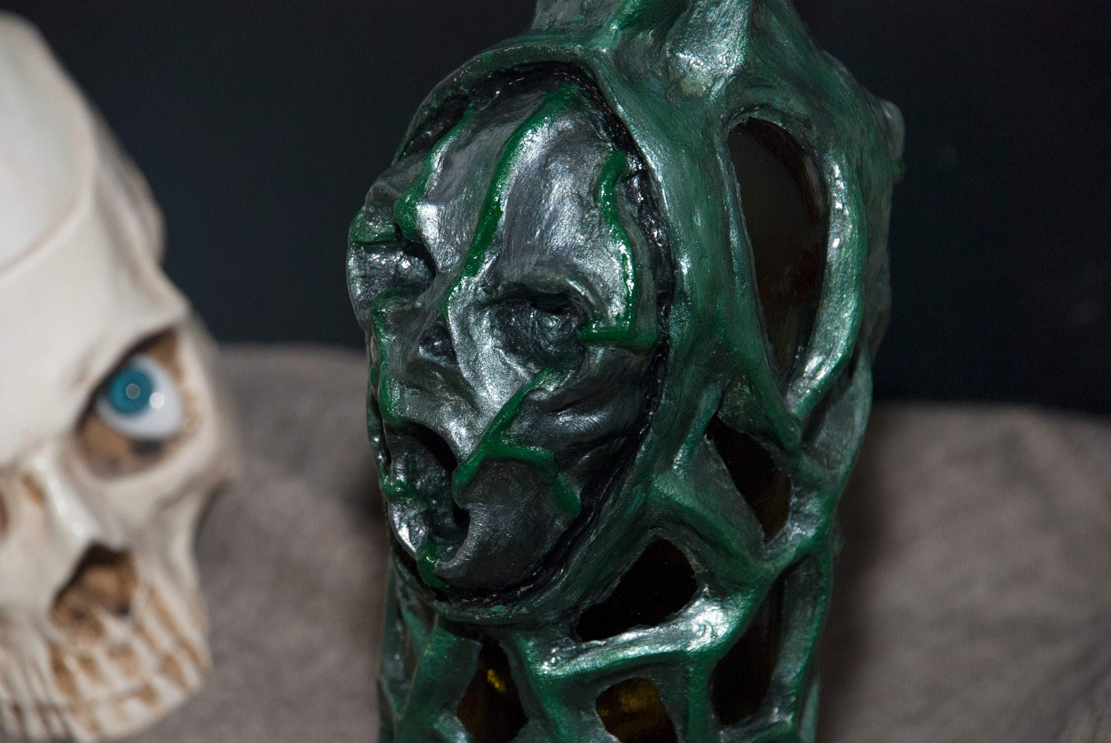 Texas Chainsaw Massacre movie creepy horror movie props Leather face ...