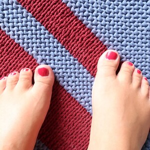 Chunky Knit Rug Pattern - Easy Knitted Rug T Shirt Yarn Pattern for ...