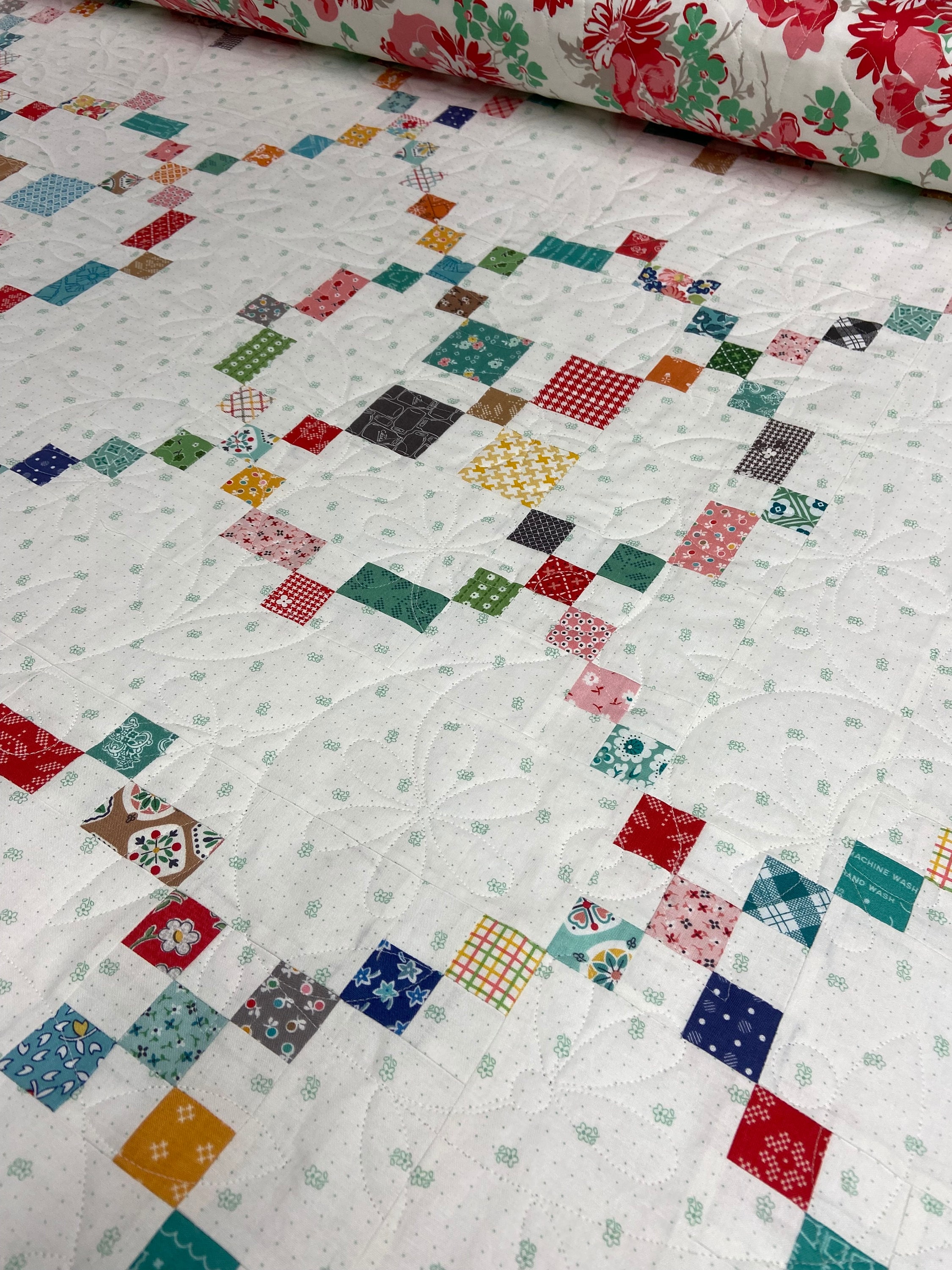 Burgoyne Surrounded Quilt, Modern, Traditional Quilt, Lori Holt Fabric - Etsy