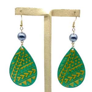 Polynesian Island Tribal Earring Set - Resin Embossed With Pearl ...
