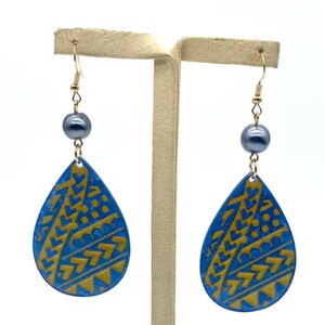 Polynesian Island Tribal Earring Set - Resin Embossed With Pearl ...