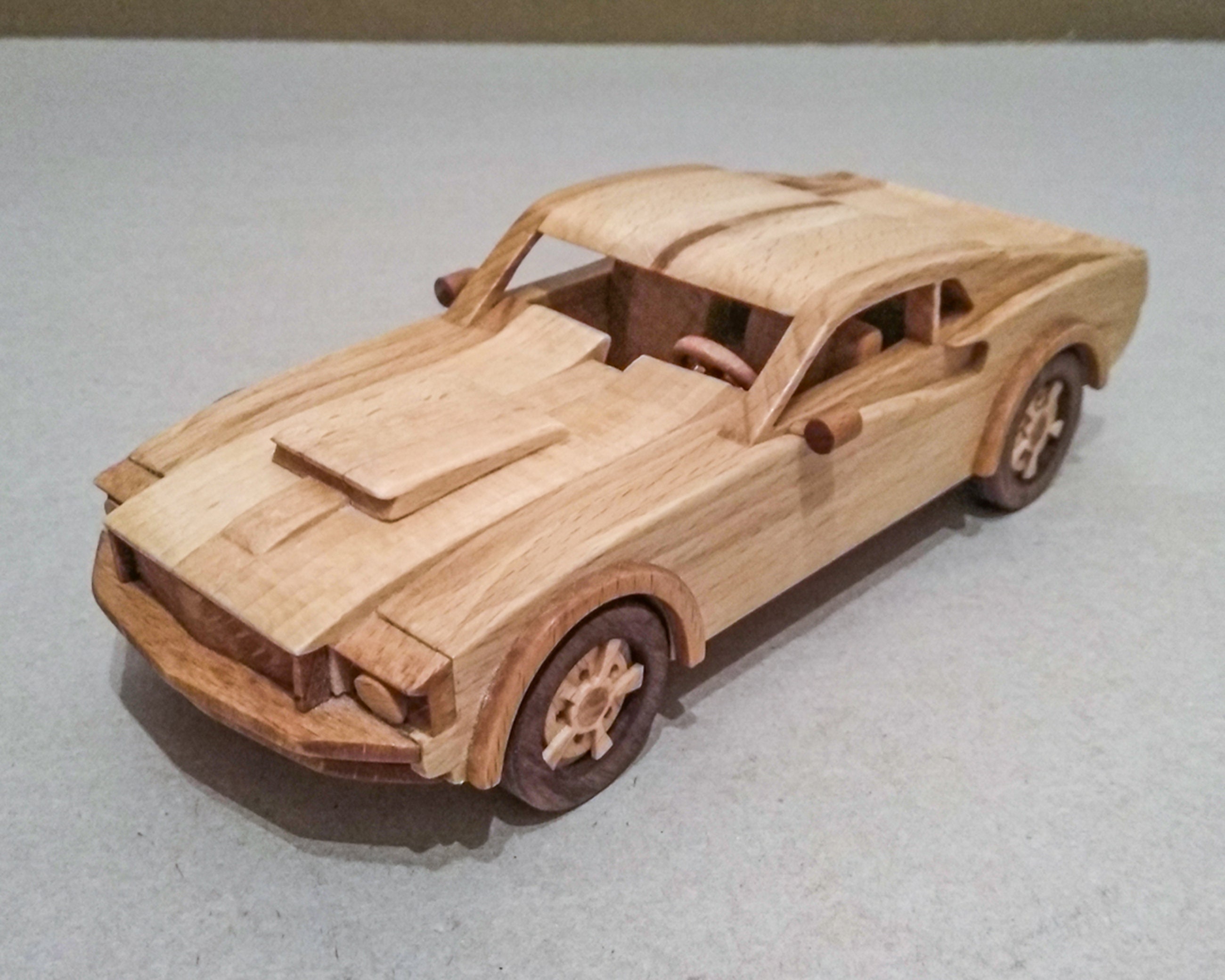 Juguetes de coches de madera pueden ser un regalo único para | Etsy