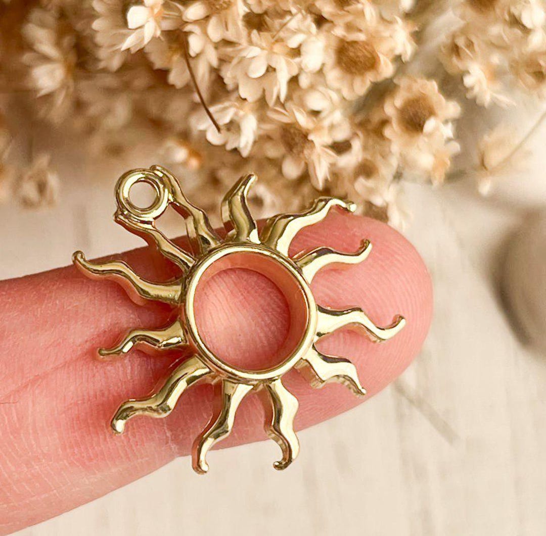 10 Pieces Set of Sun Shape Open Back Bezels With Loop for Resin ...